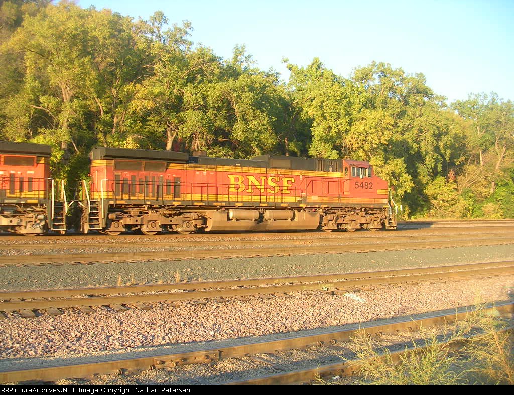 BNSF 5482